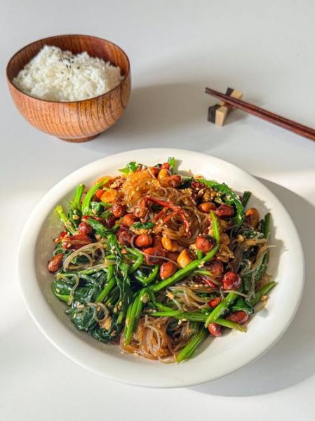 菠菜拌花生米怎么做_菠菜拌花生米用焯水吗-第1张图片-山城妙识 菠菜拌花生米怎么做_菠菜拌花生米用焯水吗-第1张图片-山城妙识