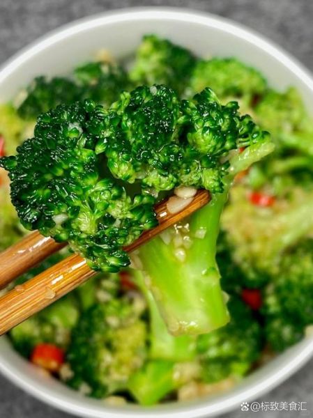 炝西兰花怎么做_炝西兰花焯水几分钟-第1张图片-山城妙识