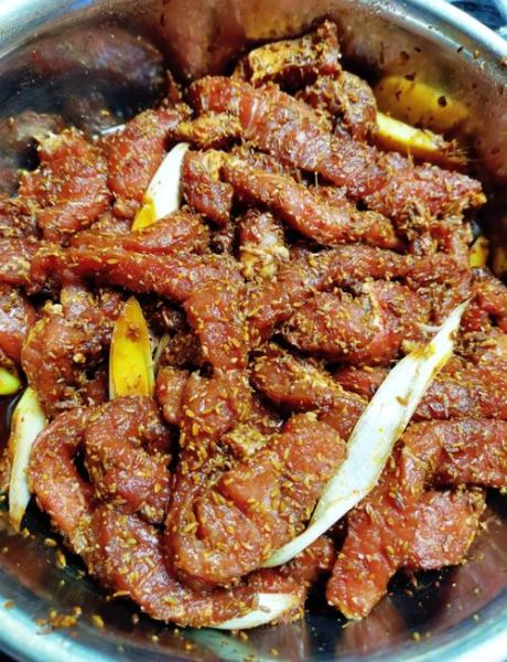 孜然牛肉怎么做_孜然牛肉做法步骤详解-第1张图片-山城妙识