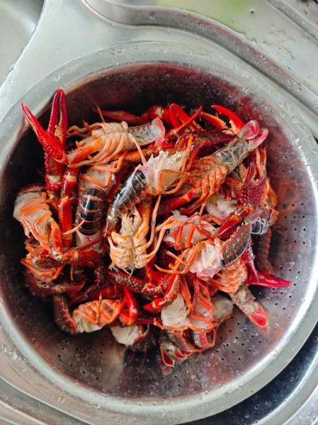 香辣小龙虾怎么做好吃_家常做法步骤详解-第2张图片-山城妙识