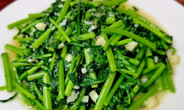 茼蒿怎么炒好吃_茼蒿焯水几分钟-第1张图片-山城妙识