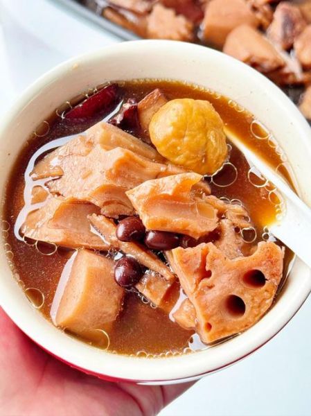 莲藕怎么炒好吃_家常莲藕排骨汤怎么做-第3张图片-山城妙识