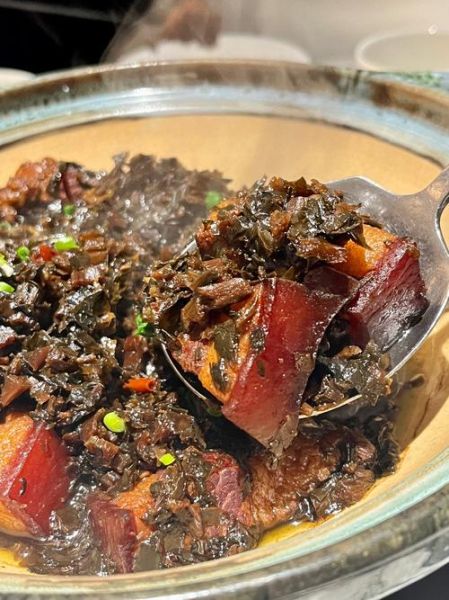 梅干菜烧肉怎么做才正宗_梅干菜烧肉的家常做法-第1张图片-山城妙识