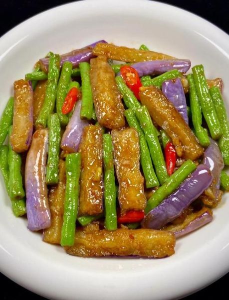 茄子炒四季豆怎么做_茄子炒四季豆先炒哪个-第1张图片-山城妙识