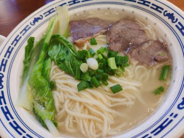 清汤牛肉面怎么做好吃_家常做法步骤详解-第1张图片-山城妙识