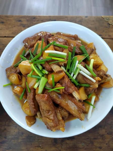 家常炒排骨怎么做_炒排骨怎么做好吃又嫩-第1张图片-山城妙识