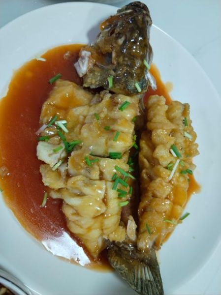 清蒸鲈鱼怎么做_红烧鲤鱼的家常做法-第2张图片-山城妙识