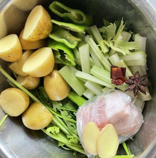 酱小土豆咸菜怎么做_东北家常酱小土豆咸菜配方-第1张图片-山城妙识