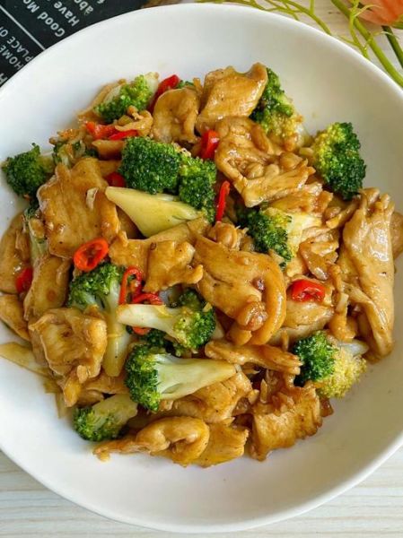 西兰花炒五花肉怎么做_五花肉炒西兰花先炒哪个-第1张图片-山城妙识