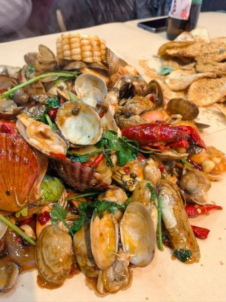 大盘海鲜大杂烩怎么做_海鲜大杂烩需要焯水吗-第1张图片-山城妙识