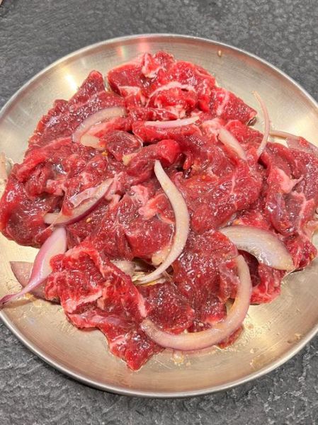 煎牛上脑肉怎么煎才嫩_牛上脑肉做法大全-第1张图片-山城妙识