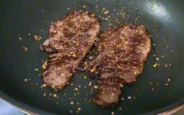 煎牛上脑肉怎么煎才嫩_牛上脑肉做法大全-第3张图片-山城妙识