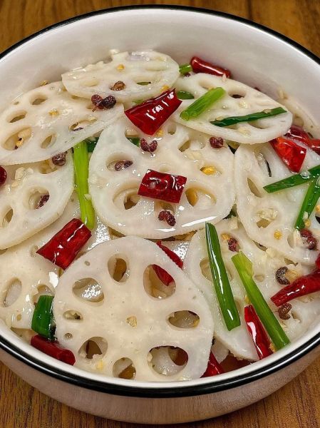 凉拌藕片怎么做_凉拌藕片要不要焯水-第2张图片-山城妙识 凉拌藕片怎么做_凉拌藕片要不要焯水-第2张图片-山城妙识