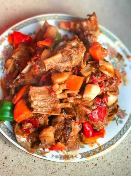 红烧羊排怎么做才好吃_家常红烧羊排的做法窍门-第3张图片-山城妙识
