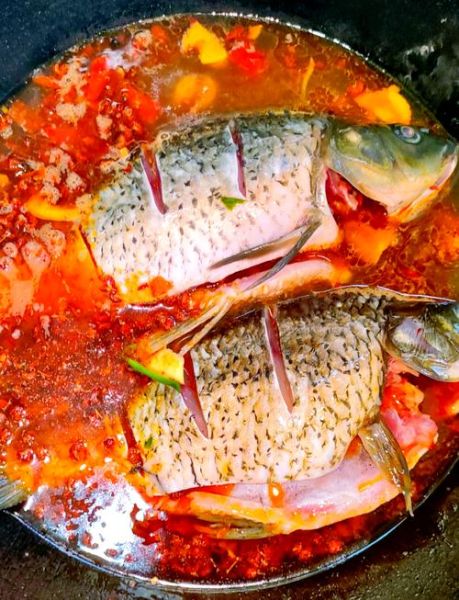 泡椒鲫鱼怎么做好吃_泡椒鲫鱼的家常做法-第1张图片-山城妙识