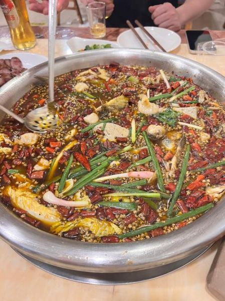 泡椒鲫鱼怎么做好吃_泡椒鲫鱼的家常做法-第2张图片-山城妙识