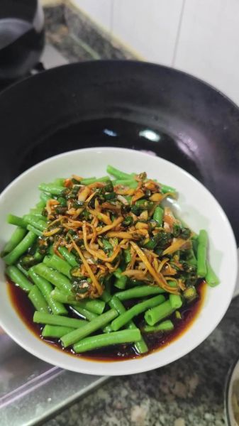 凉拌豇豆怎么做_凉拌豇豆要不要焯水-第1张图片-山城妙识