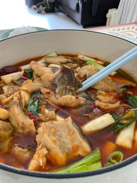 白鲢鱼怎么做好吃_白鲢鱼的家常做法-第3张图片-山城妙识