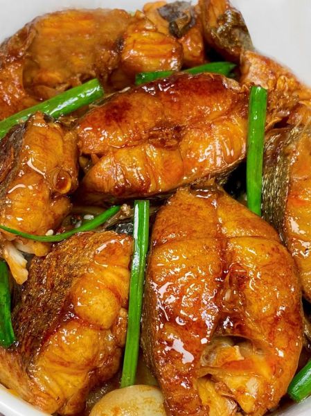 家常红烧鲈鱼怎么做_红烧鲈鱼最正宗做法-第3张图片-山城妙识