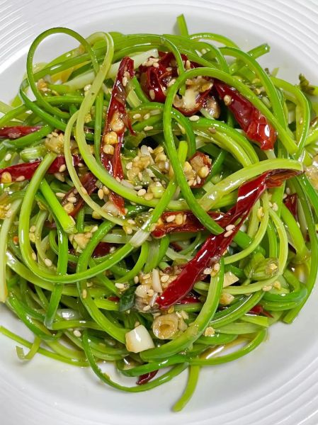 凉拌蒜苔怎么做_蒜苔焯水几分钟才脆绿-第2张图片-山城妙识 凉拌蒜苔怎么做_蒜苔焯水几分钟才脆绿-第2张图片-山城妙识