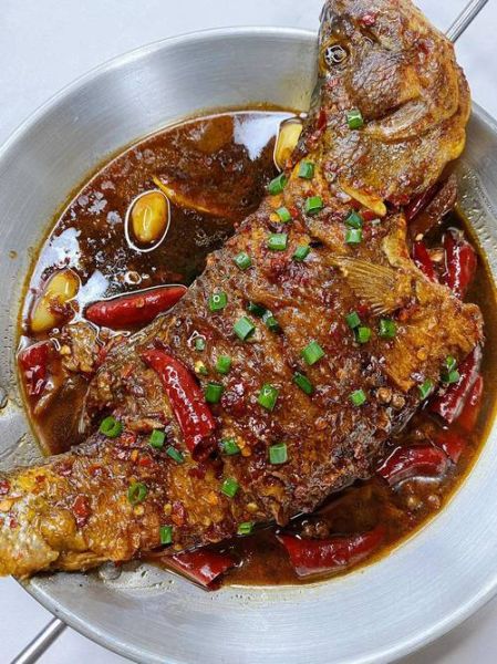 家常红烧鲈鱼怎么做_红烧鲈鱼最正宗做法-第2张图片-山城妙识