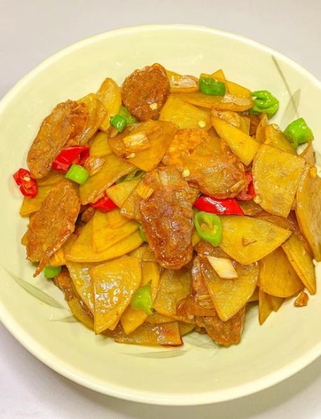 土豆红烧肥肠怎么做好吃_肥肠去腥技巧-第1张图片-山城妙识 土豆红烧肥肠怎么做好吃_肥肠去腥技巧-第1张图片-山城妙识