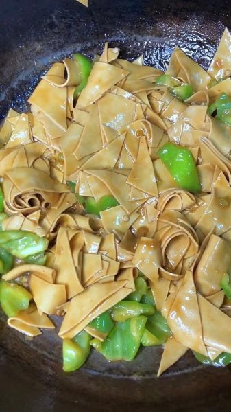 尖椒炒豆腐怎么炒好吃_尖椒炒豆腐用老豆腐还是嫩豆腐-第3张图片-山城妙识 尖椒炒豆腐怎么炒好吃_尖椒炒豆腐用老豆腐还是嫩豆腐-第3张图片-山城妙识