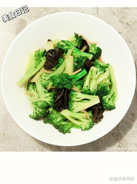 素炒西兰花怎么做_西兰花焯水几分钟-第1张图片-山城妙识