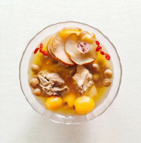 枇杷花煲猪骨的做法_枇杷花煲汤有什么功效-第3张图片-山城妙识 枇杷花煲猪骨的做法_枇杷花煲汤有什么功效-第3张图片-山城妙识