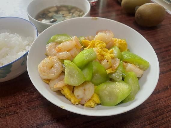 丝瓜炒虾仁怎么做_丝瓜炒虾仁家常做法-第2张图片-山城妙识 丝瓜炒虾仁怎么做_丝瓜炒虾仁家常做法-第2张图片-山城妙识