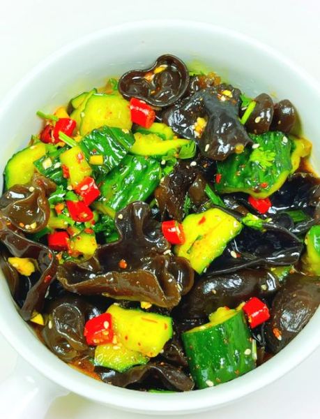 凉拌黄瓜怎么做_凉拌木耳要不要焯水-第1张图片-山城妙识