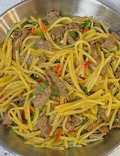 土豆炒牛肉怎么炒才嫩_家常土豆炒牛肉做法-第1张图片-山城妙识