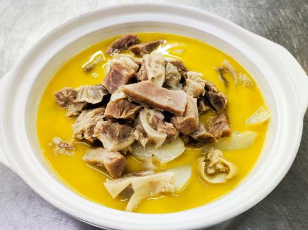 红萝卜炖牛肉怎么做_红萝卜炖牛肉要焯水吗-第3张图片-山城妙识 红萝卜炖牛肉怎么做_红萝卜炖牛肉要焯水吗-第3张图片-山城妙识