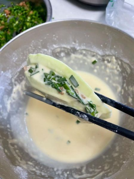 韭菜茄盒怎么做_韭菜茄盒的家常做法-第2张图片-山城妙识 韭菜茄盒怎么做_韭菜茄盒的家常做法-第2张图片-山城妙识