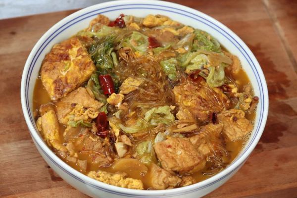 猪肉粉条炖白菜怎么做_家常做法步骤详解-第3张图片-山城妙识