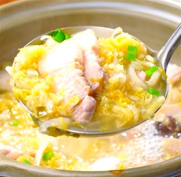 东北酸菜炖五花肉怎么做_酸菜炖五花肉的家常做法-第2张图片-山城妙识 东北酸菜炖五花肉怎么做_酸菜炖五花肉的家常做法-第2张图片-山城妙识