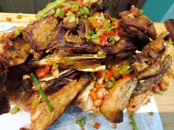 手抓羊排怎么做才正宗_手抓羊排去膻技巧-第2张图片-山城妙识