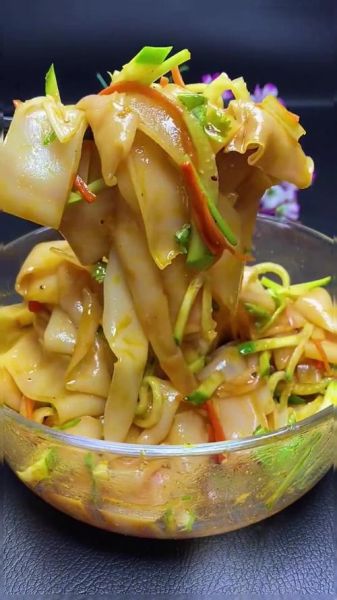 懒人凉皮怎么做_不用洗面懒人凉皮做法-第2张图片-山城妙识 懒人凉皮怎么做_不用洗面懒人凉皮做法-第2张图片-山城妙识