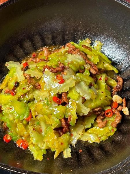 苦瓜炒肠子怎么炒不苦_苦瓜炒肠子焯水几分钟-第3张图片-山城妙识 苦瓜炒肠子怎么炒不苦_苦瓜炒肠子焯水几分钟-第3张图片-山城妙识