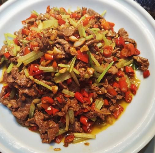 小炒黄牛肉怎么做_小炒黄牛肉腌制多久才嫩-第2张图片-山城妙识 小炒黄牛肉怎么做_小炒黄牛肉腌制多久才嫩-第2张图片-山城妙识