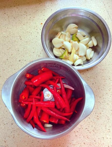 正宗蒜蓉辣酱怎么做_蒜蓉辣酱保存多久-第1张图片-山城妙识 正宗蒜蓉辣酱怎么做_蒜蓉辣酱保存多久-第1张图片-山城妙识