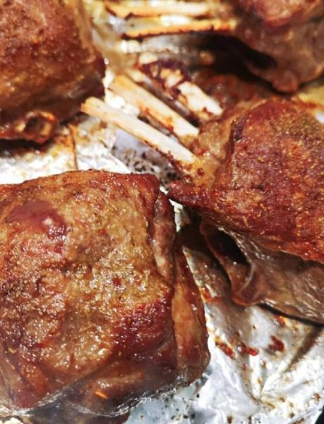 烤箱烤羊排怎么做_羊排烤多久才外焦里嫩-第1张图片-山城妙识