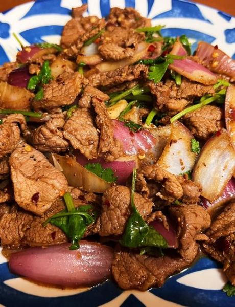 洋葱炒羊肉怎么做_洋葱炒羊肉用哪个部位最好-第1张图片-山城妙识