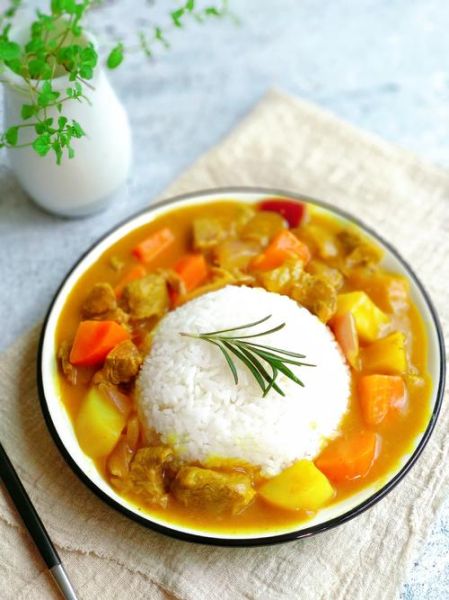 牛肉咖喱土豆怎么做_咖喱土豆牛肉块做法-第2张图片-山城妙识 牛肉咖喱土豆怎么做_咖喱土豆牛肉块做法-第2张图片-山城妙识