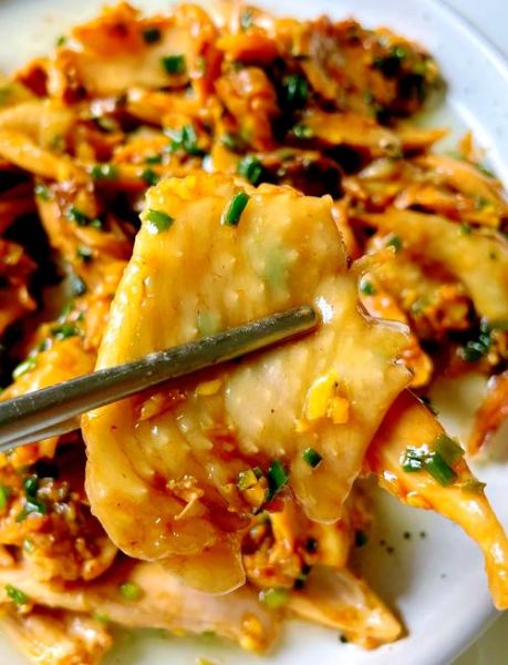 葱油鸡的家常做法_怎么做才嫩滑-第1张图片-山城妙识 葱油鸡的家常做法_怎么做才嫩滑-第1张图片-山城妙识