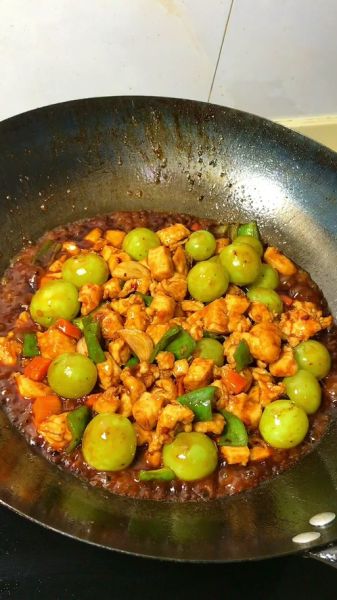 葡萄鸡丁怎么炒好吃_葡萄鸡丁家常做法步骤-第1张图片-山城妙识