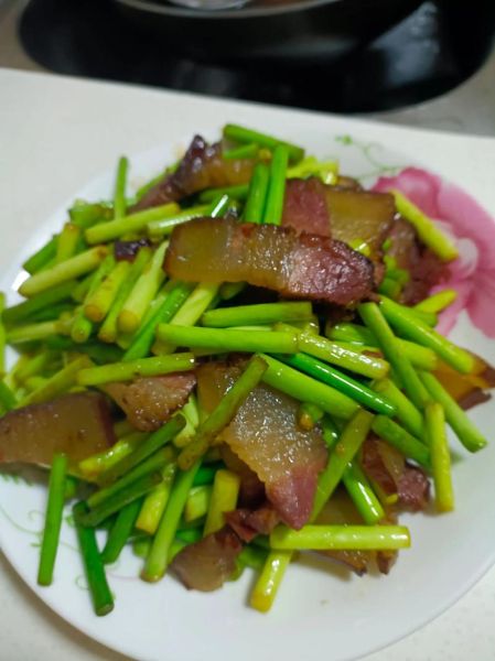腊肉怎么炒好吃_家常腊肉做法步骤-第1张图片-山城妙识 腊肉怎么炒好吃_家常腊肉做法步骤-第1张图片-山城妙识