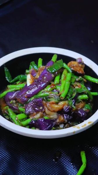 豇豆炒茄子怎么做好吃_豇豆炒茄子需要焯水吗-第1张图片-山城妙识 豇豆炒茄子怎么做好吃_豇豆炒茄子需要焯水吗-第1张图片-山城妙识