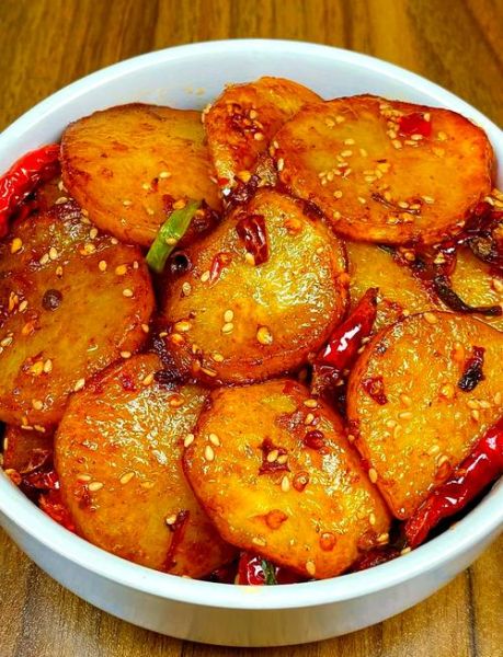 清炒土豆片怎么做才脆_家常土豆片要不要焯水-第1张图片-山城妙识