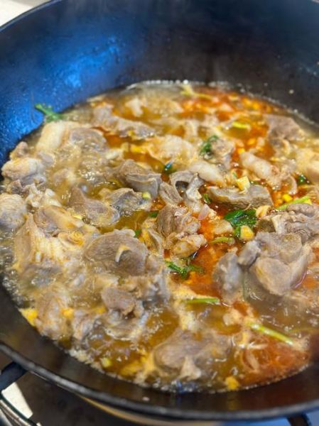 羊肉怎么炖好吃又烂_家常清炖羊肉的做法-第1张图片-山城妙识 羊肉怎么炖好吃又烂_家常清炖羊肉的做法-第1张图片-山城妙识